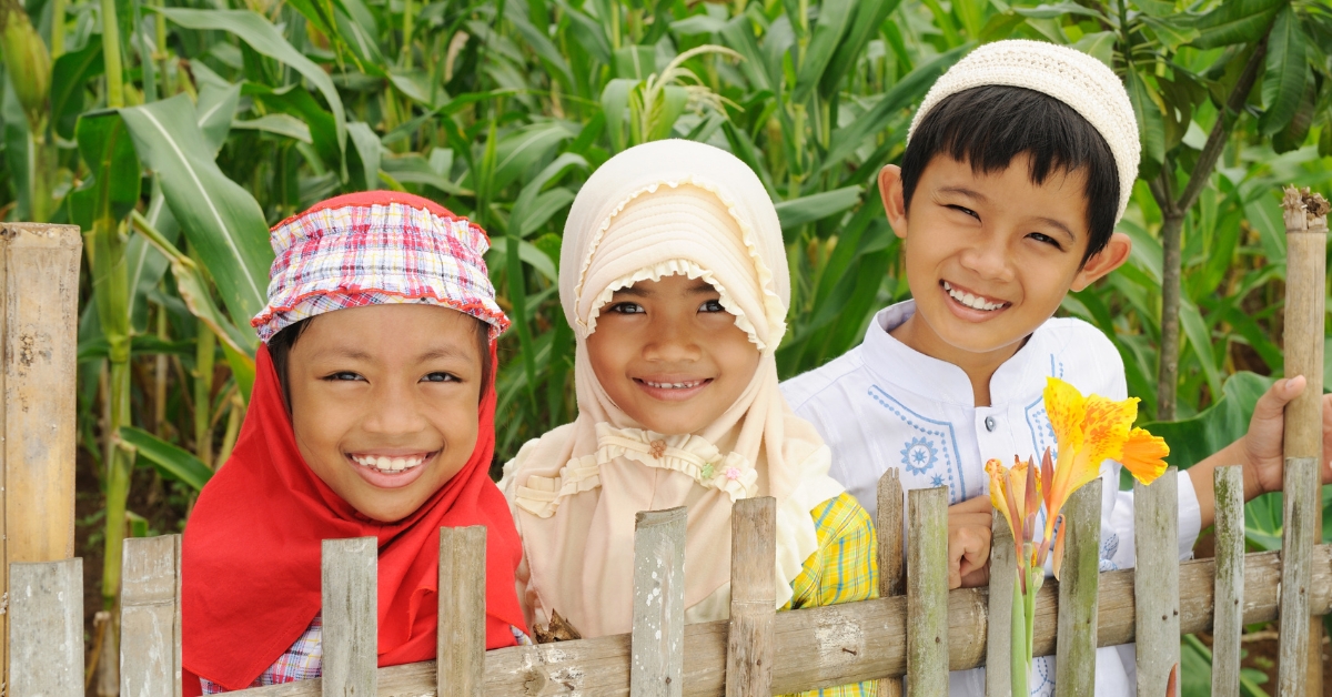 keistimewaan menyantuni anak yatim